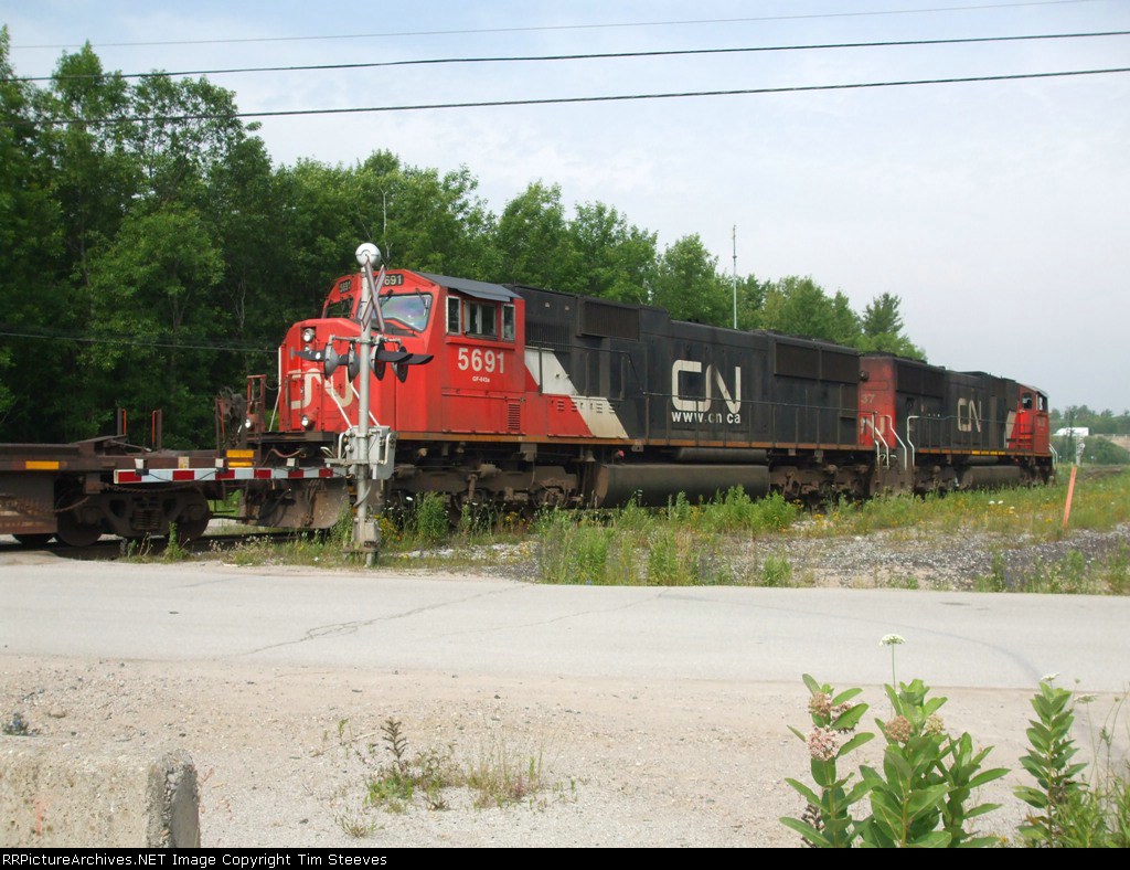 CN 5691 & 5637